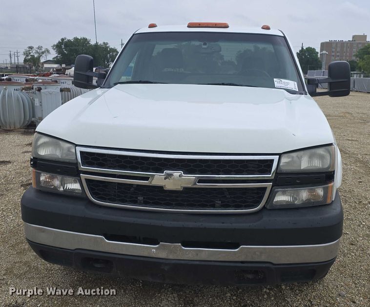 2006 Chevrolet Silverado 3500 pickup truck cab and chassis in Clay ...
