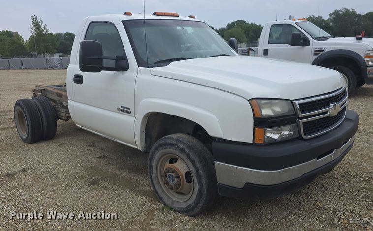 2006 Chevrolet Silverado 3500 pickup truck cab and chassis in Clay ...