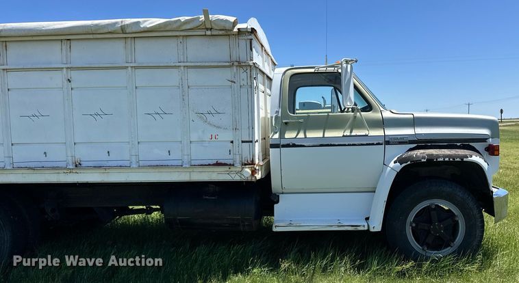 1973 GMC 6000 grain truck in Dighton , KS | Item EQ4776 sold | Purple Wave