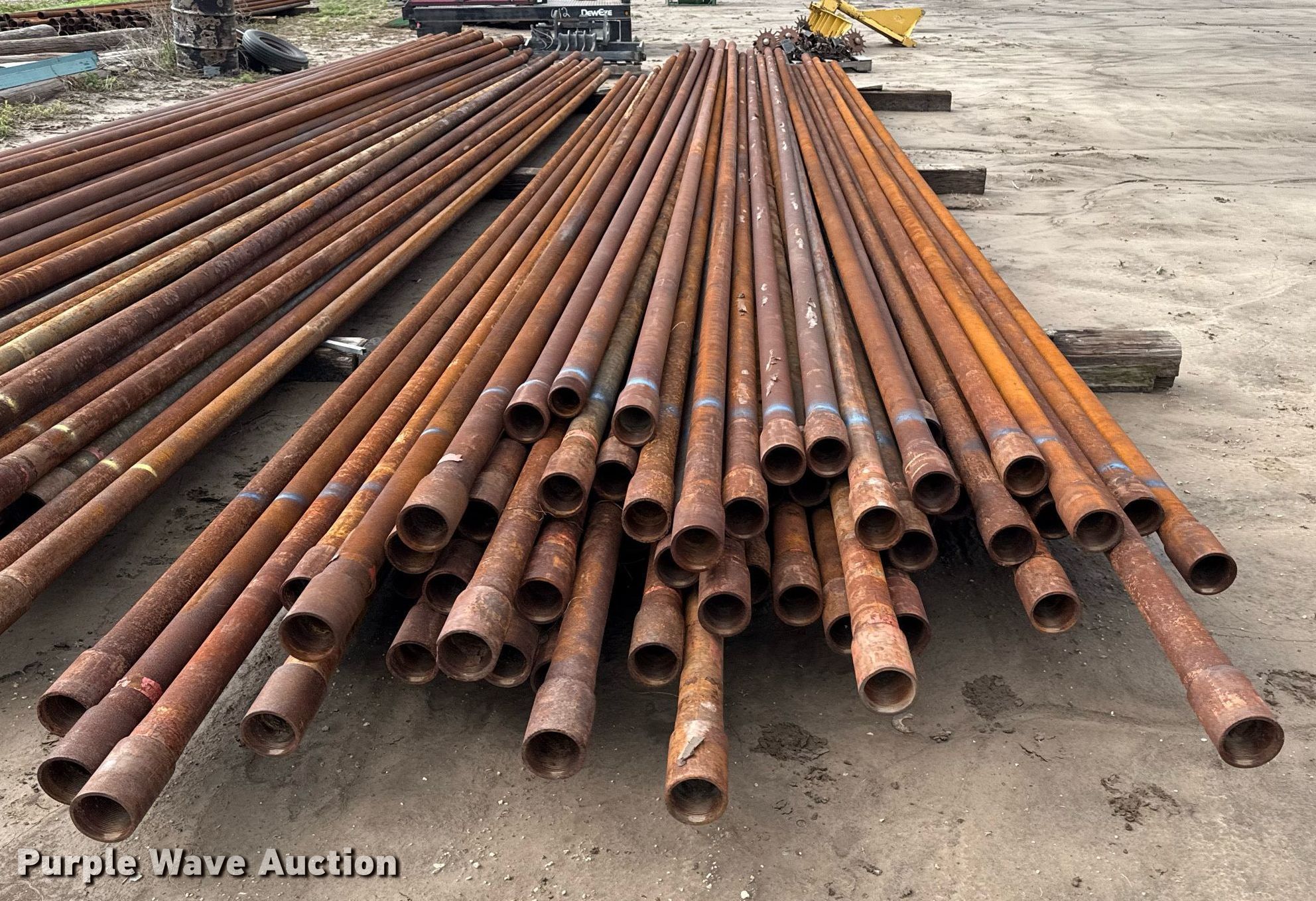 (60) joints of 2 7/8" diameter pipe in Ulysses, KS | Item EQ4944 sold ...