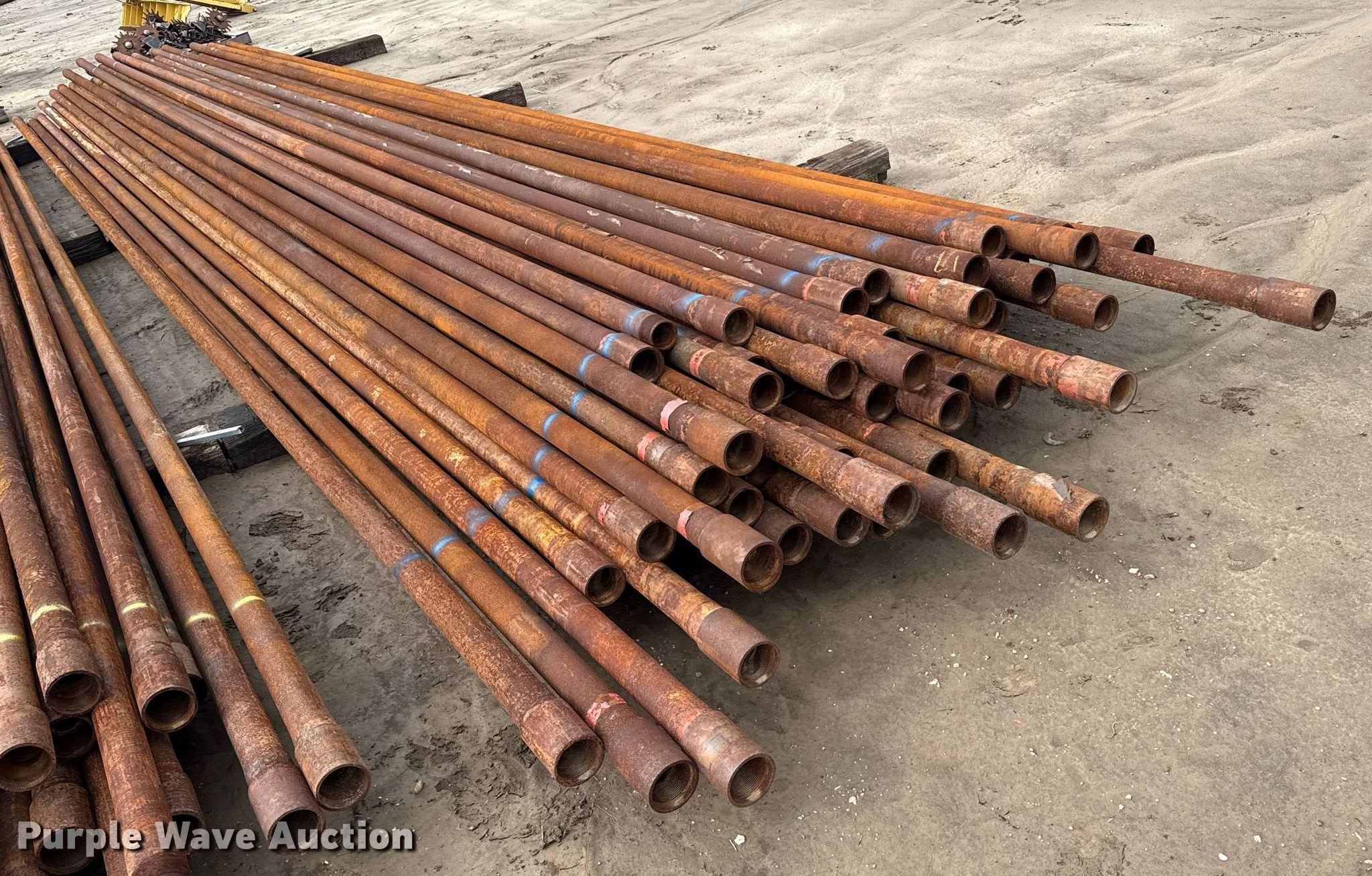 (60) joints of 2 7/8" diameter pipe in Ulysses, KS | Item EQ4944 sold ...