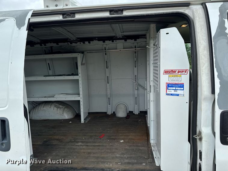 2005 Chevrolet Express 3500 van in Johnston, IA | Item EM2057 sold ...