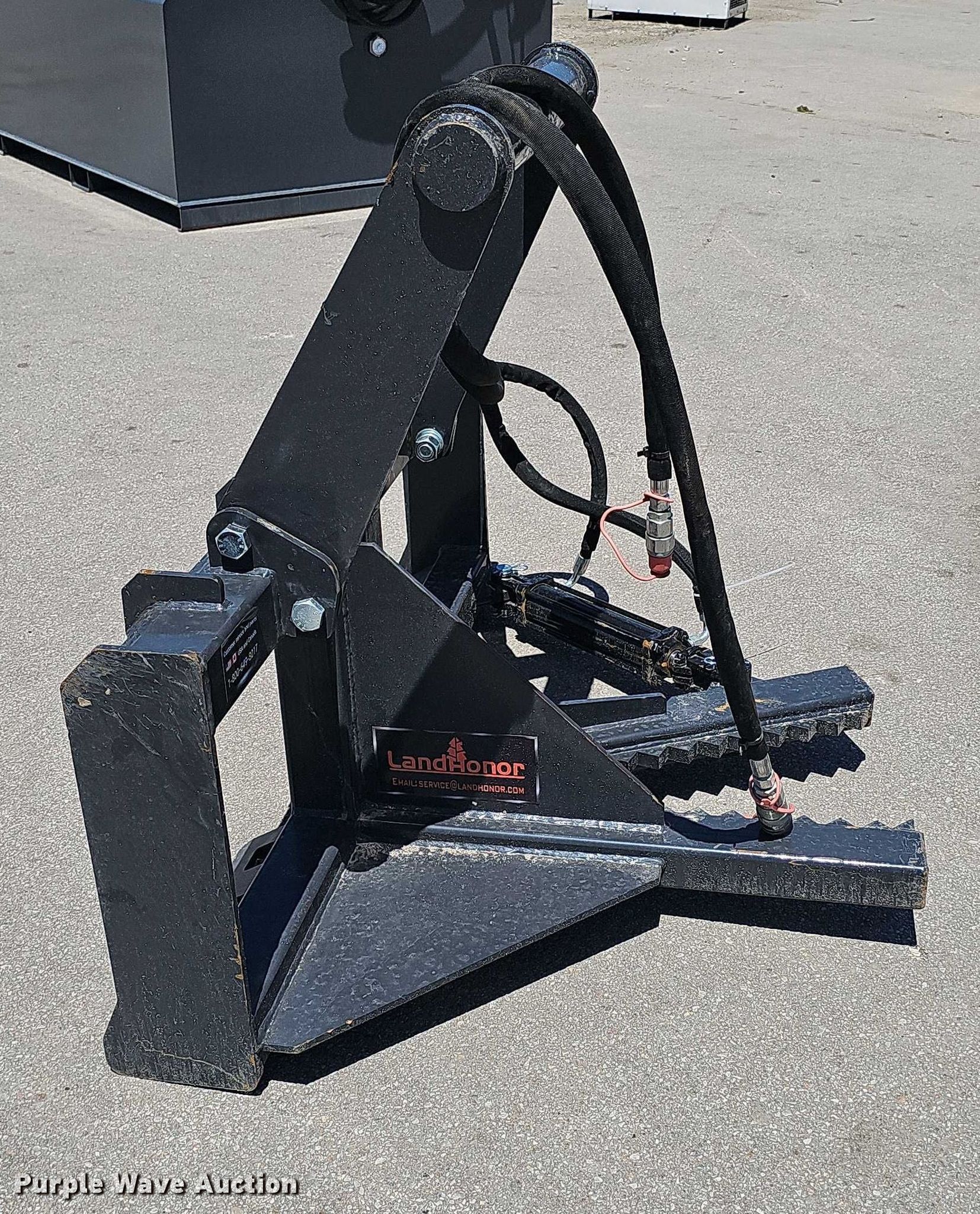 2024 LandHonor TP2-13-08D skid steer post puller in Waterloo, NE | Item DR3842 sold | Purple Wave