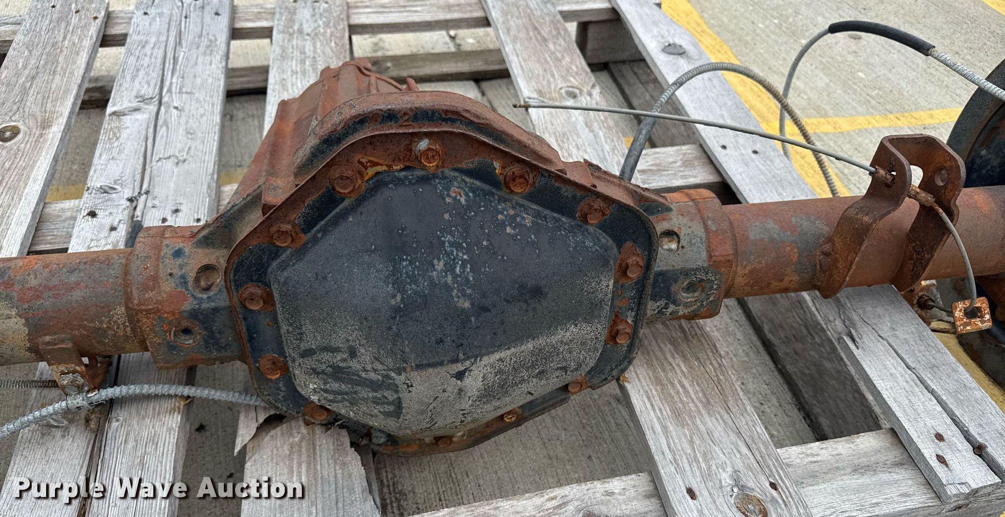 Semi truck parts in Belton, MO | Item DU7880 for sale | Purple Wave