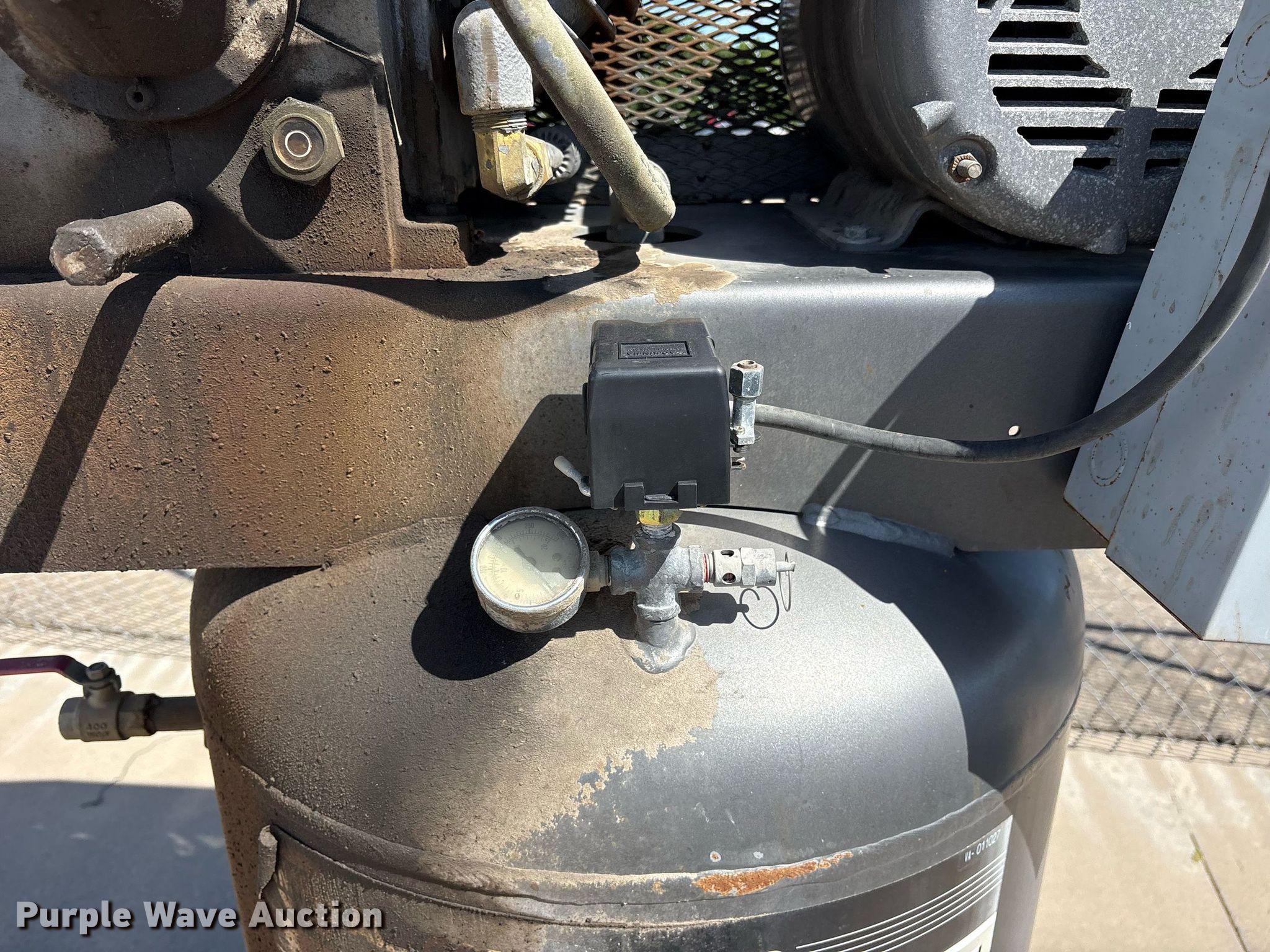 2002 NAPA 7.5HP 2 stage air compressor in Itasca, TX | Item DY0651 for ...
