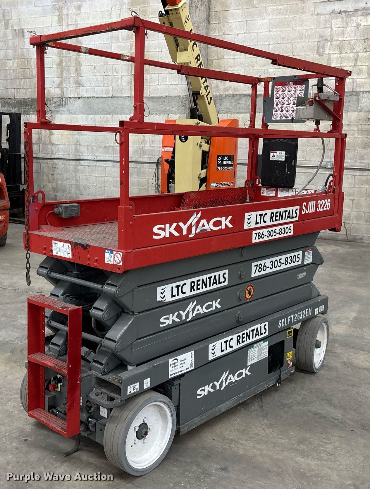 2015 Skyjack 3226 scissor lift in Miami, FL | Item EC3608 for sale | Purple Wave