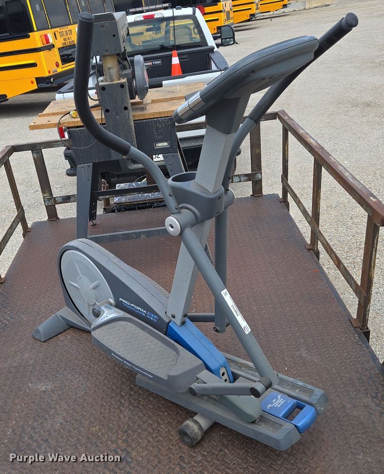 Pro Form XP Thinline 480 elliptical in Anthony, KS | Item EN8153 for ...