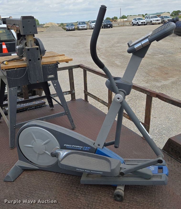 Pro Form XP Thinline 480 elliptical in Anthony, KS | Item EN8153 for ...