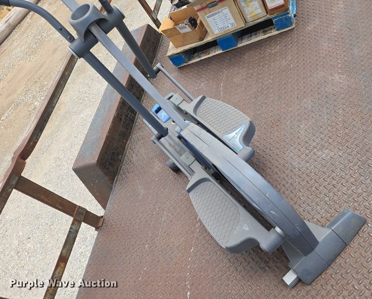 Pro Form XP Thinline 480 elliptical in Anthony, KS | Item EN8153 for ...