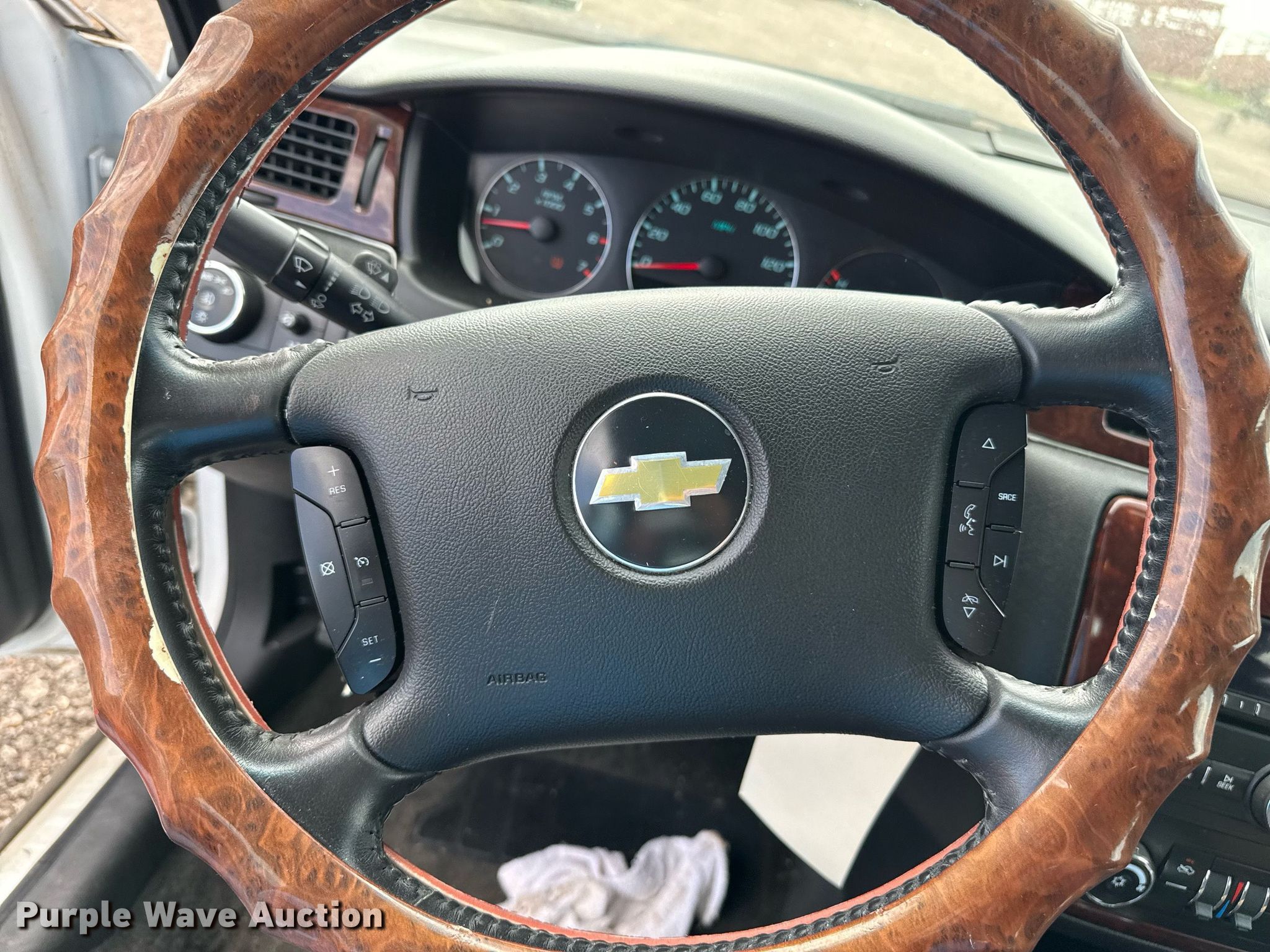 2011 Chevrolet Impala in Dodge City, KS | Item DZ8551 sold | Purple Wave
