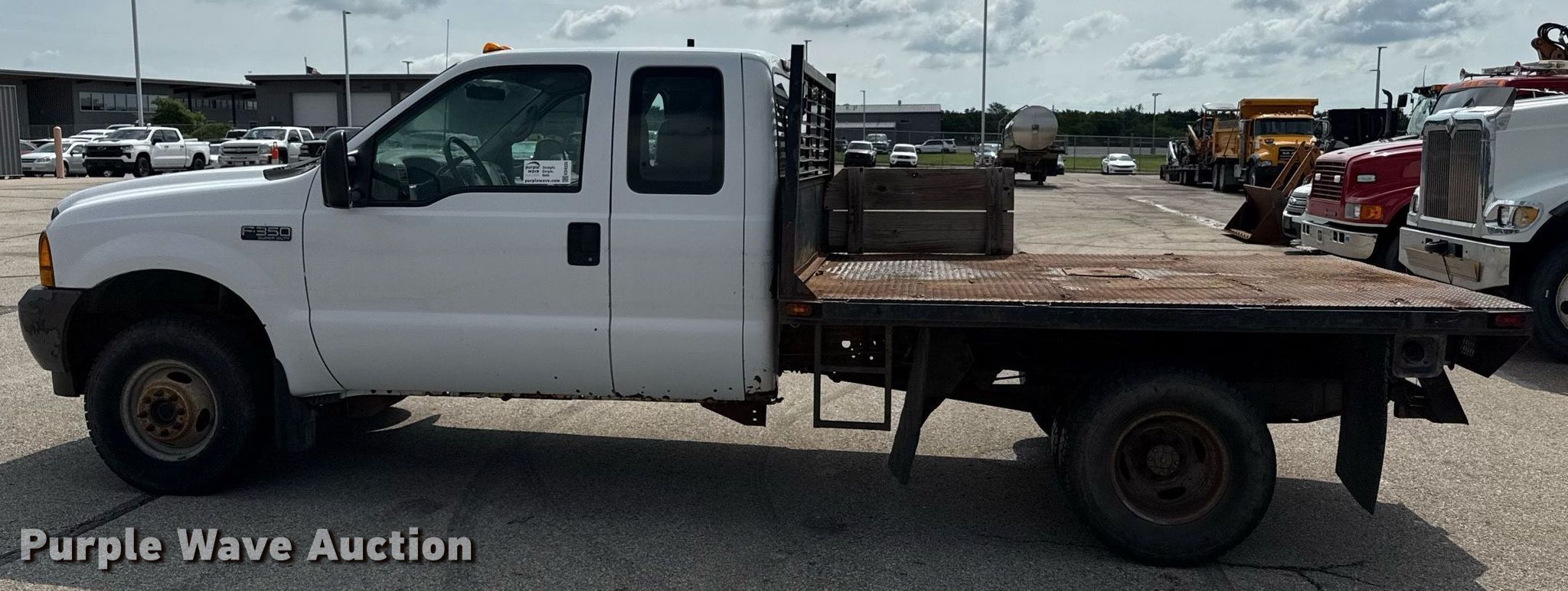 2001 Ford F350 Super Duty SuperCab flatbed pickup truck in Lawrence, KS ...