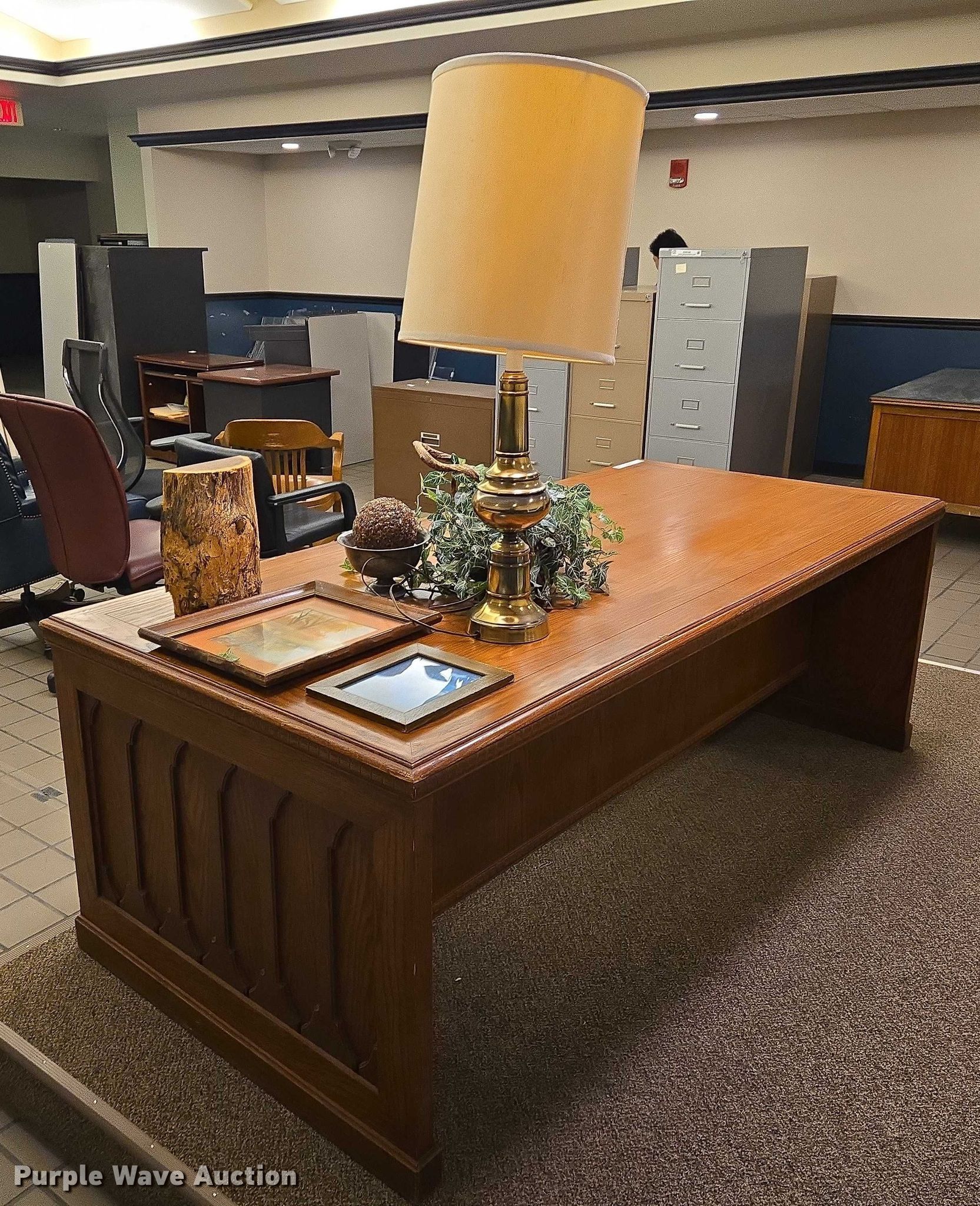 Desk in Wichita, KS | Item EN8190 sold | Purple Wave