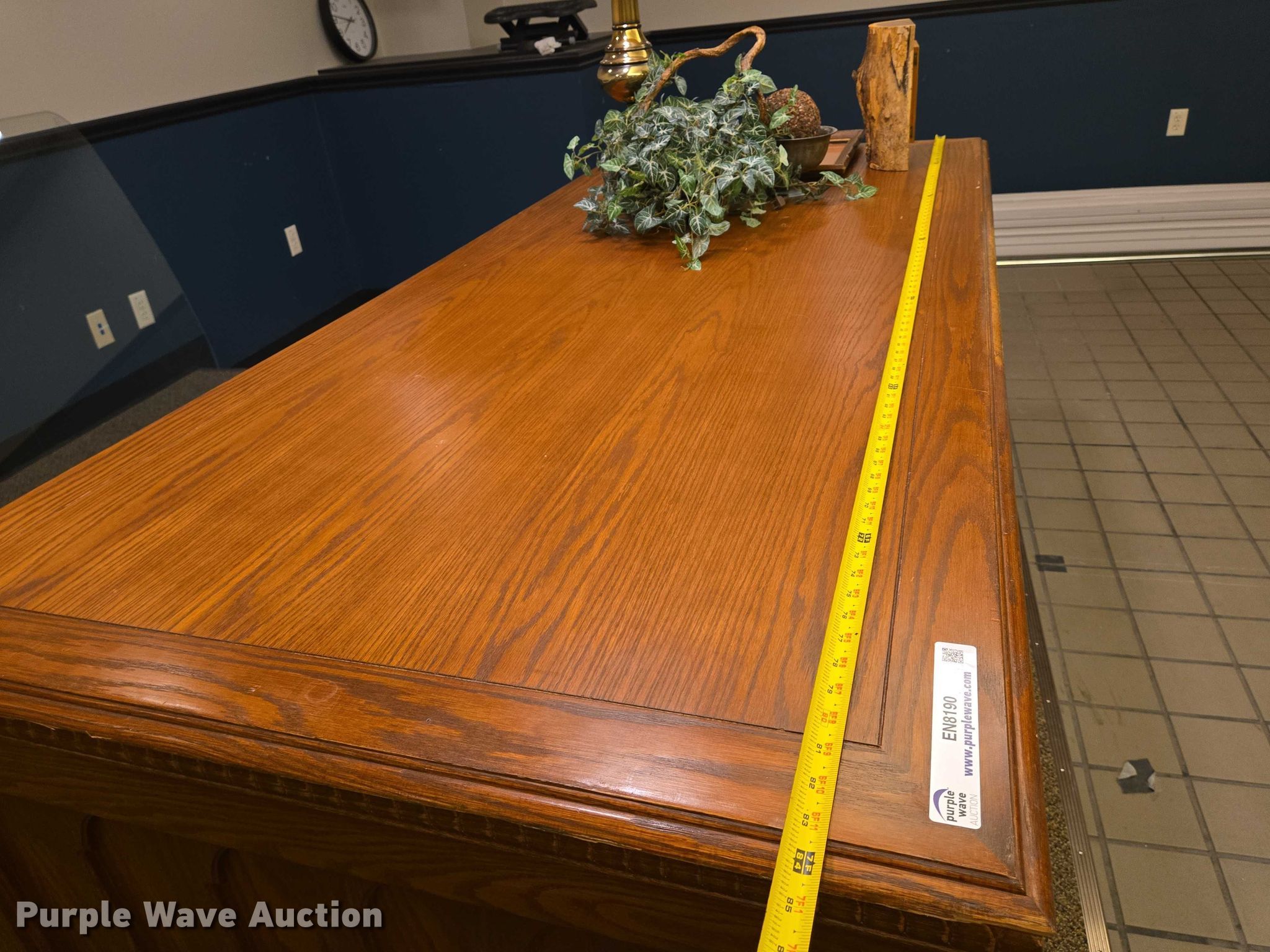 Desk in Wichita, KS | Item EN8190 sold | Purple Wave