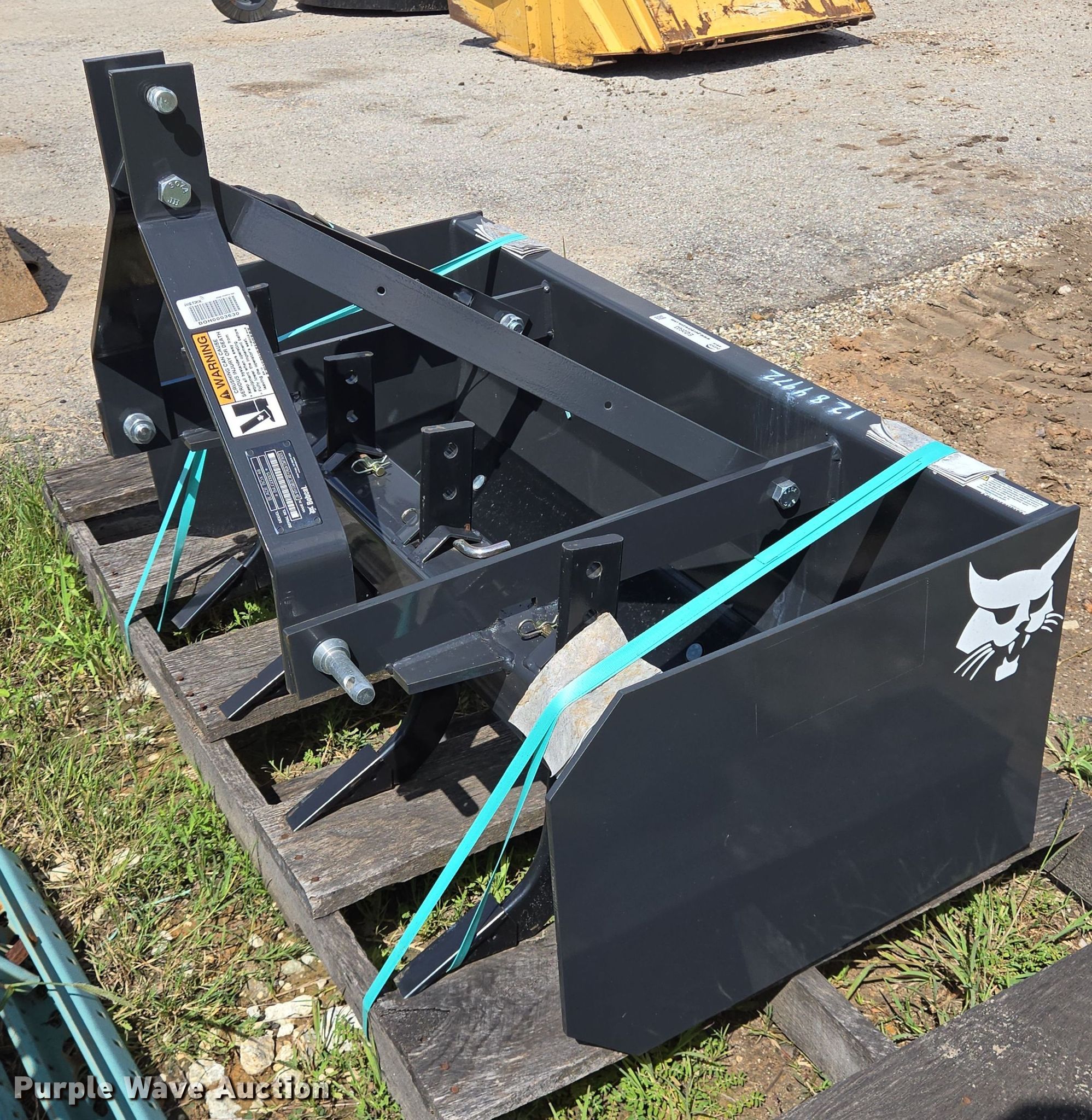 Bobcat Blade Box 48 box blade in Bryan, TX | Item EQ2603 sold | Purple Wave