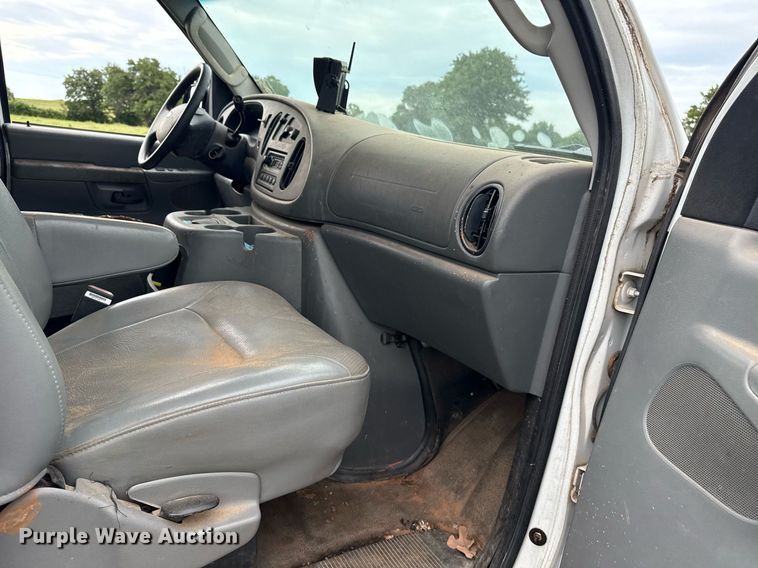 2005 Ford E250 van in Wellston, OK | Item DS3785 for sale | Purple Wave