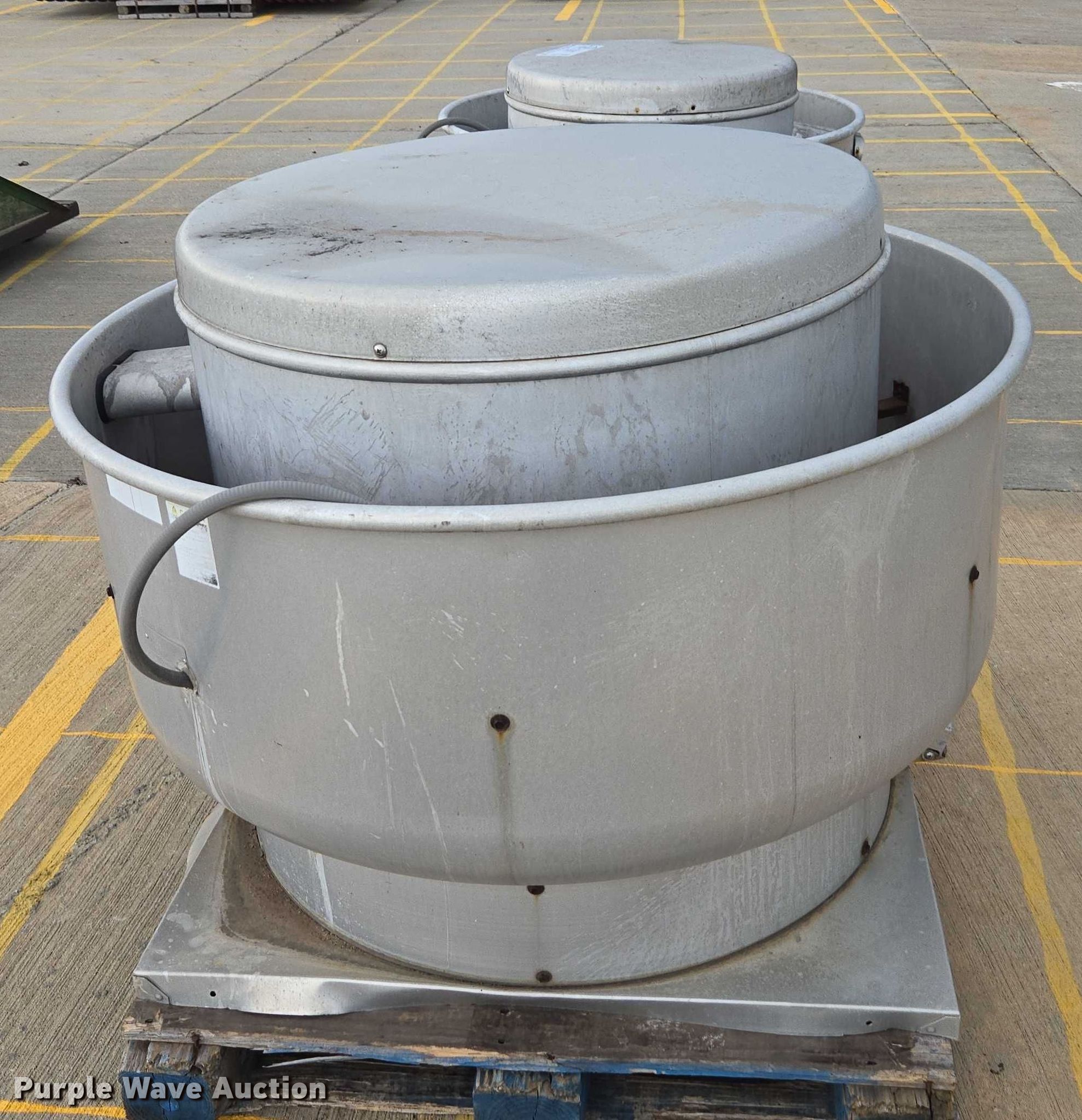 (2) exhaust fans in Belton, MO | Item DU7901 sold | Purple Wave