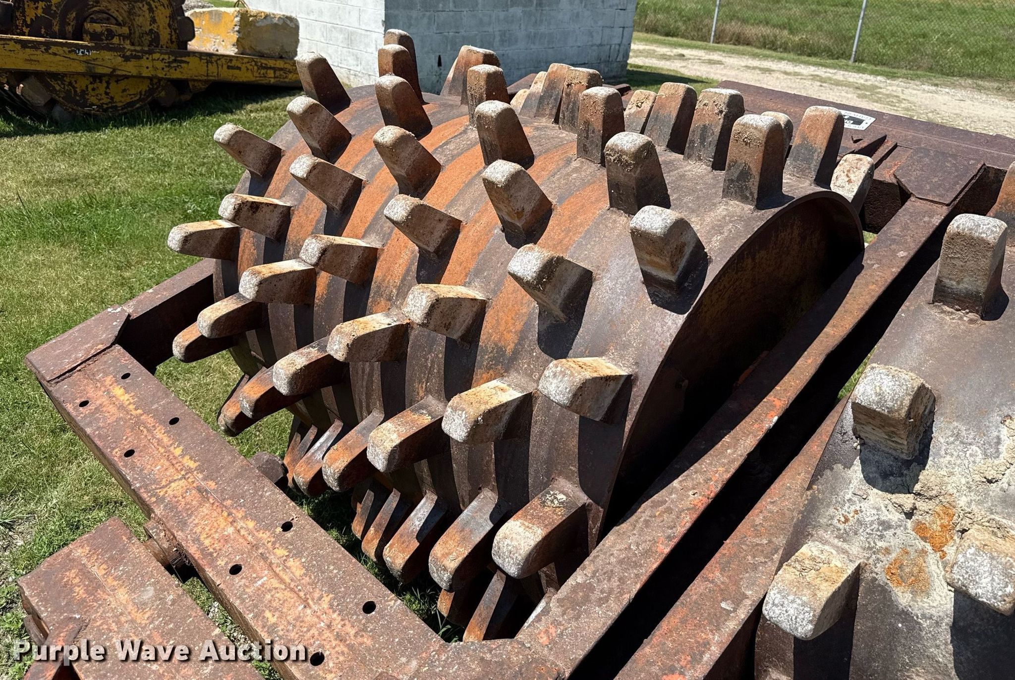Herd wedge foot roller in Stratford, OK | Item HI9314 sold | Purple Wave