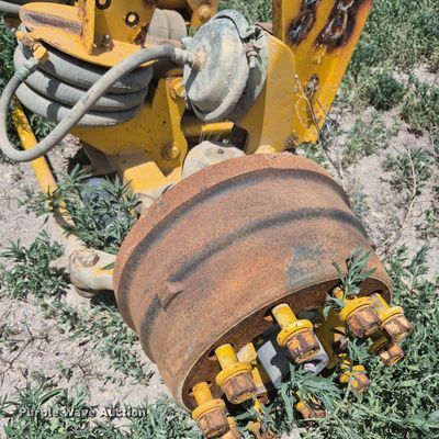 Hendrickson lift axle in Lamar, CO | Item GP9645 for sale | Purple Wave