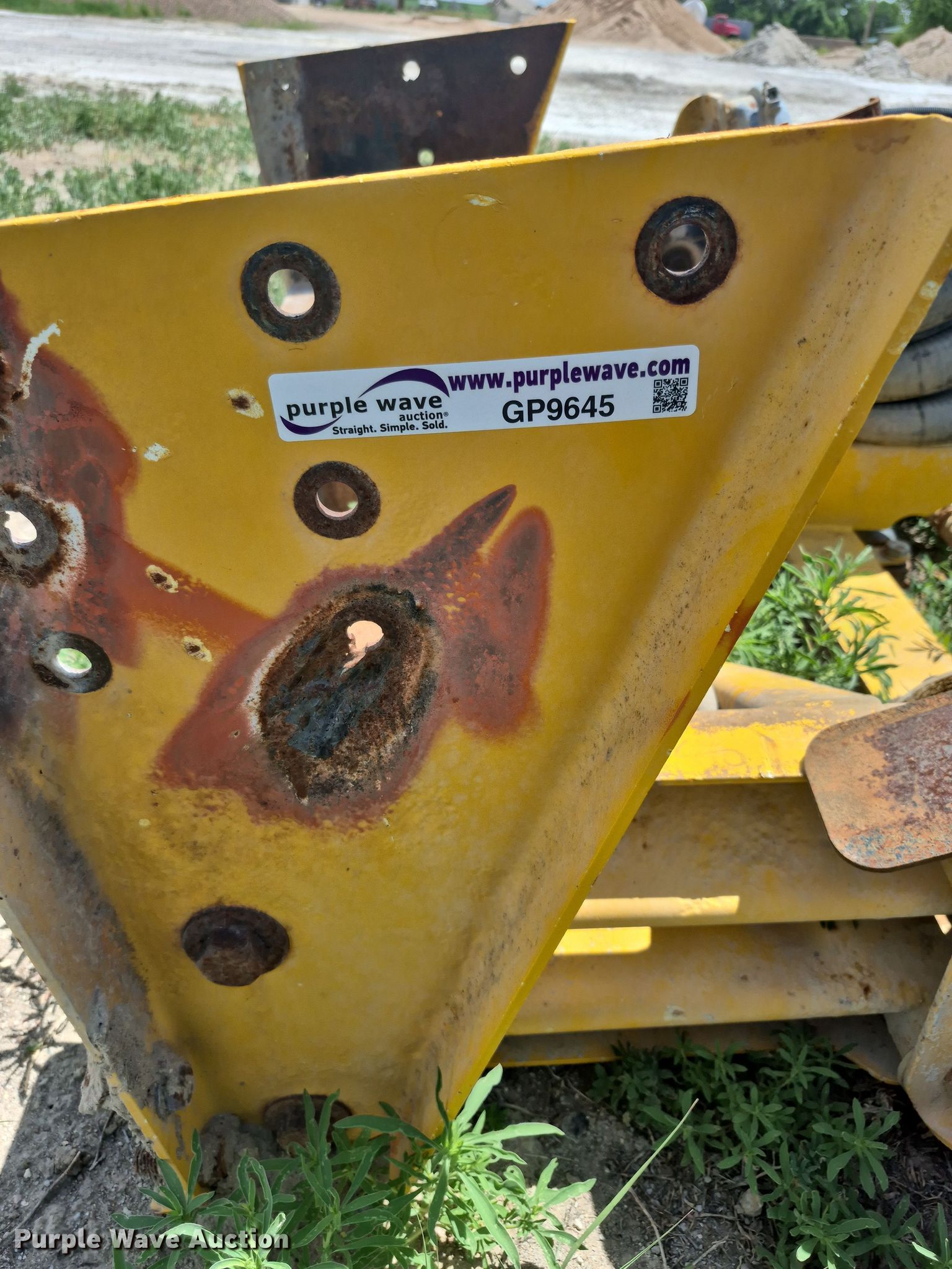 Hendrickson lift axle in Lamar, CO | Item GP9645 for sale | Purple Wave