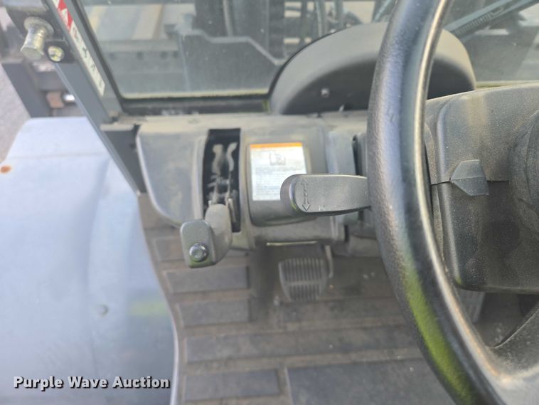 2015 Toyota 8FD80U forklift in Portland, OR | Item DT7245 sold | Purple ...