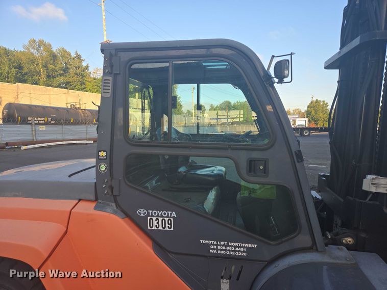 2015 Toyota 8FD80U forklift in Portland, OR | Item DT7245 sold | Purple ...