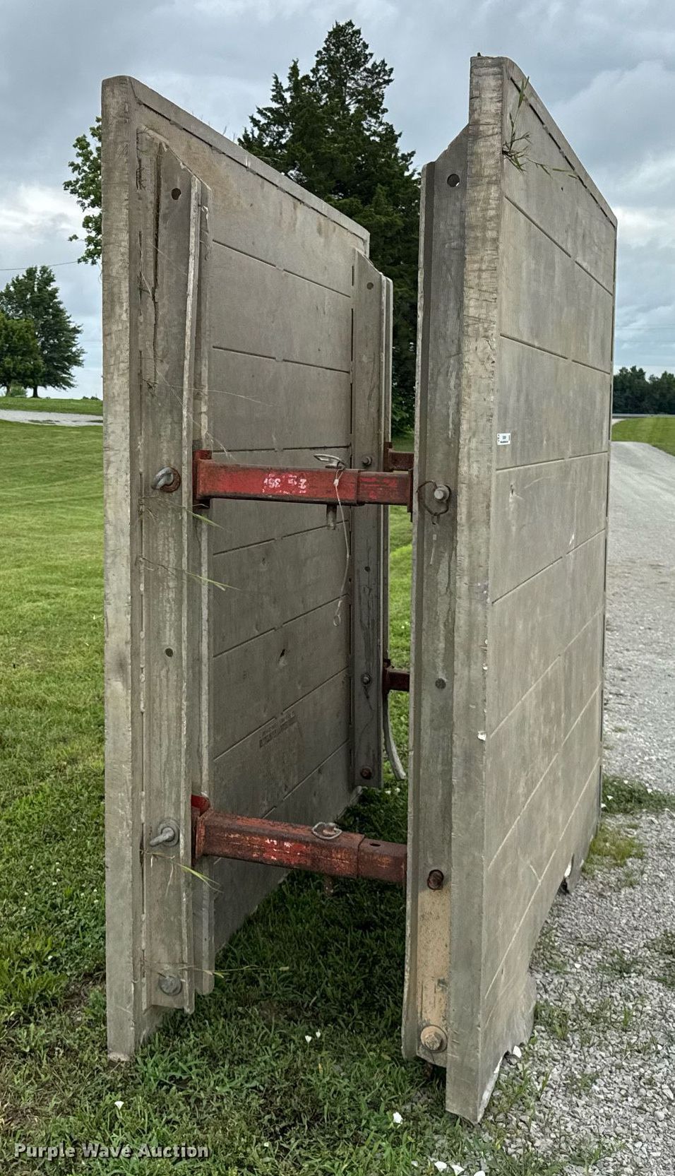 Speed shore shoring box in Hannibal, MO | Item DJ9596 sold | Purple Wave