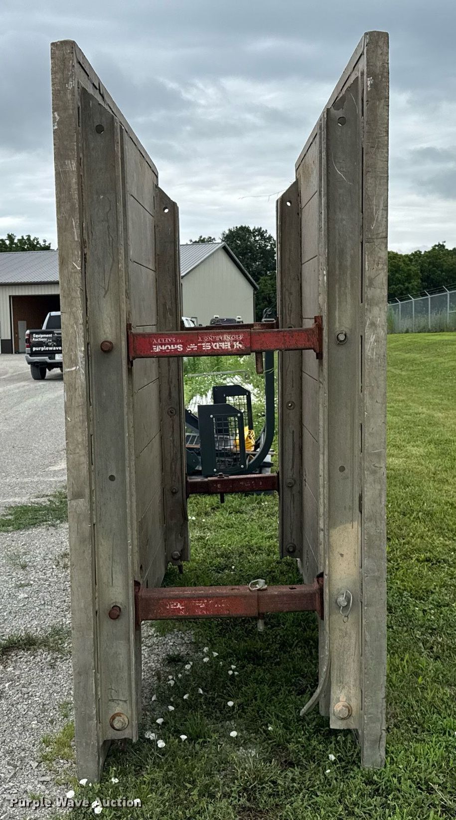 Speed shore shoring box in Hannibal, MO | Item DJ9596 sold | Purple Wave