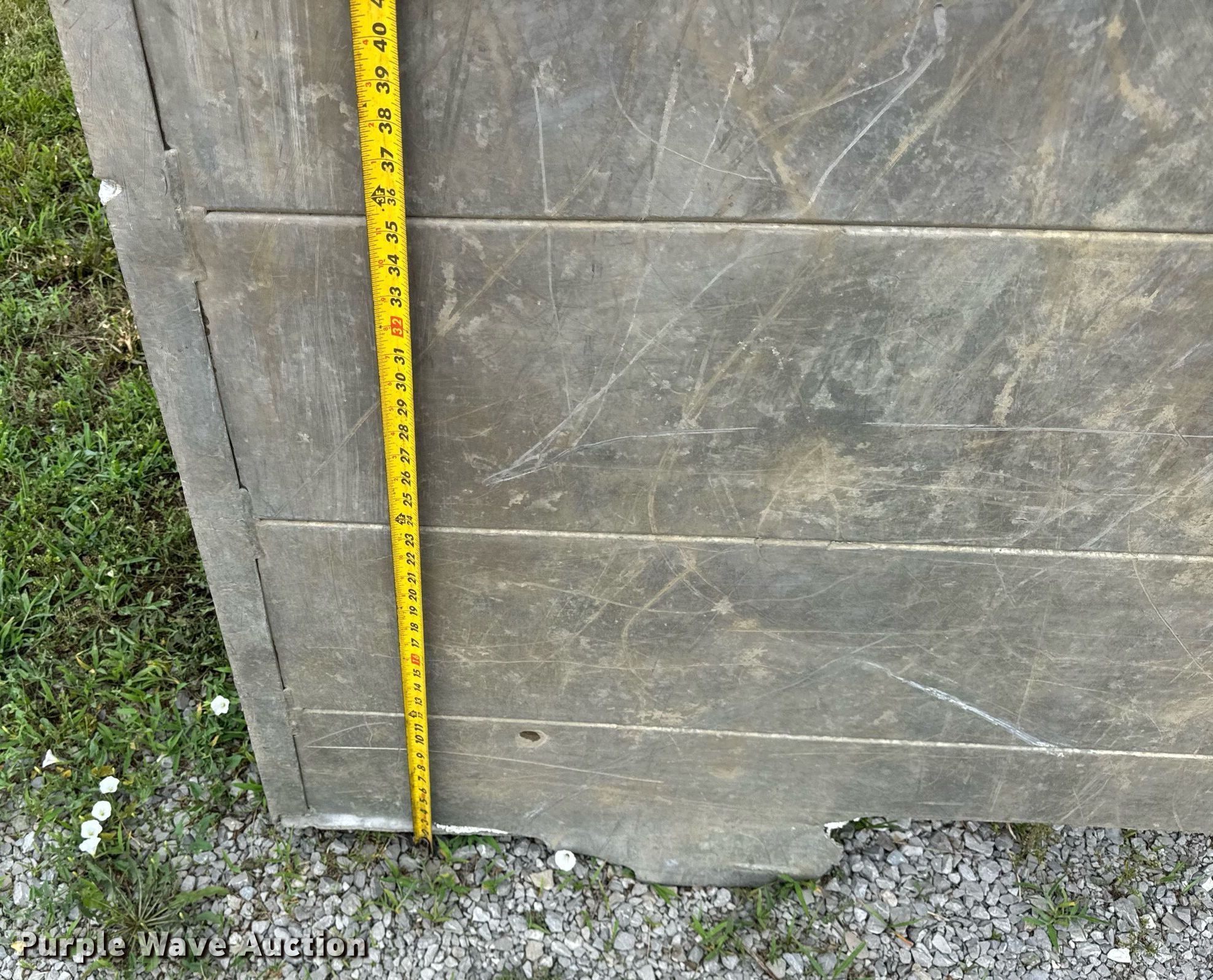 Speed shore shoring box in Hannibal, MO | Item DJ9596 sold | Purple Wave