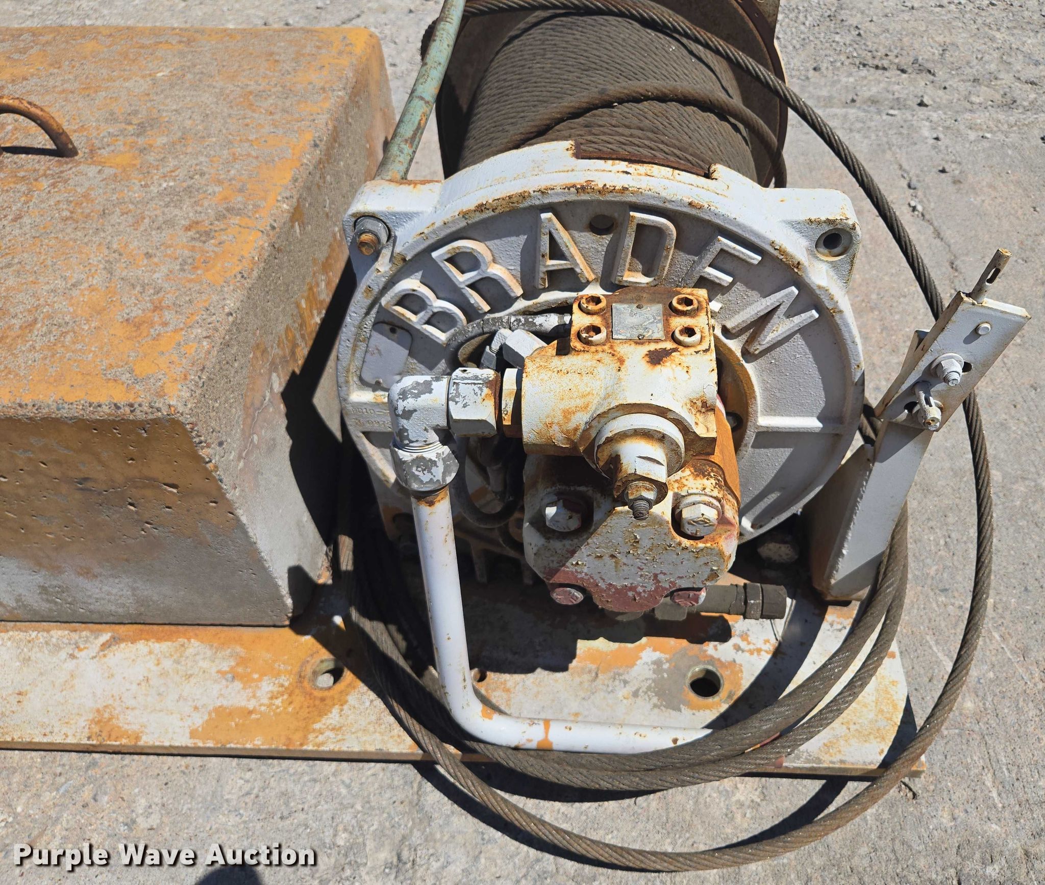 Braden winch in Liberty, MO | Item EF1699 sold | Purple Wave
