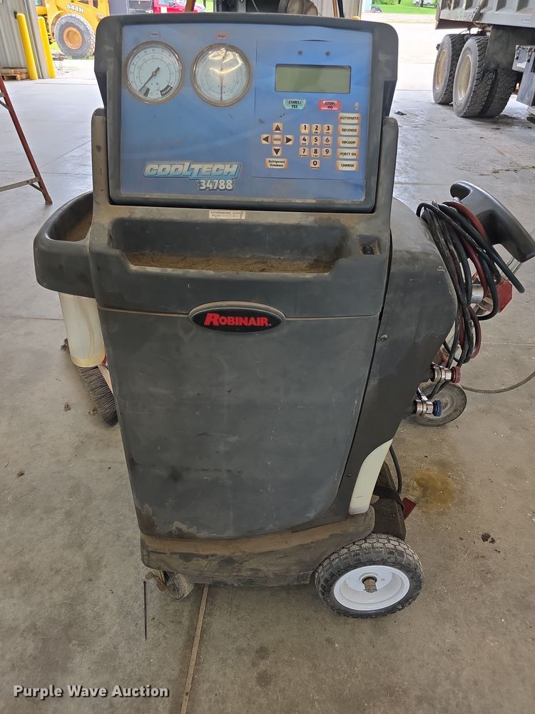 Robinair 34788 reclaimer in Westmoreland, KS | Item DZ6057 sold ...