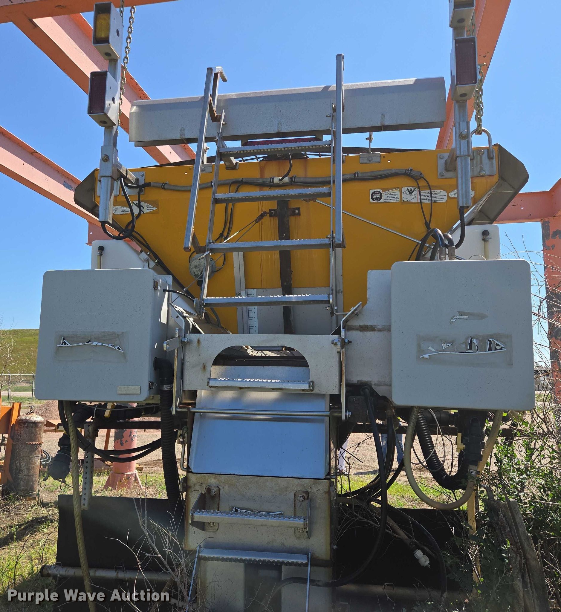 2016 Monroe Sander Combo Unit MCV-168-82-50 spreader in Philip, SD ...