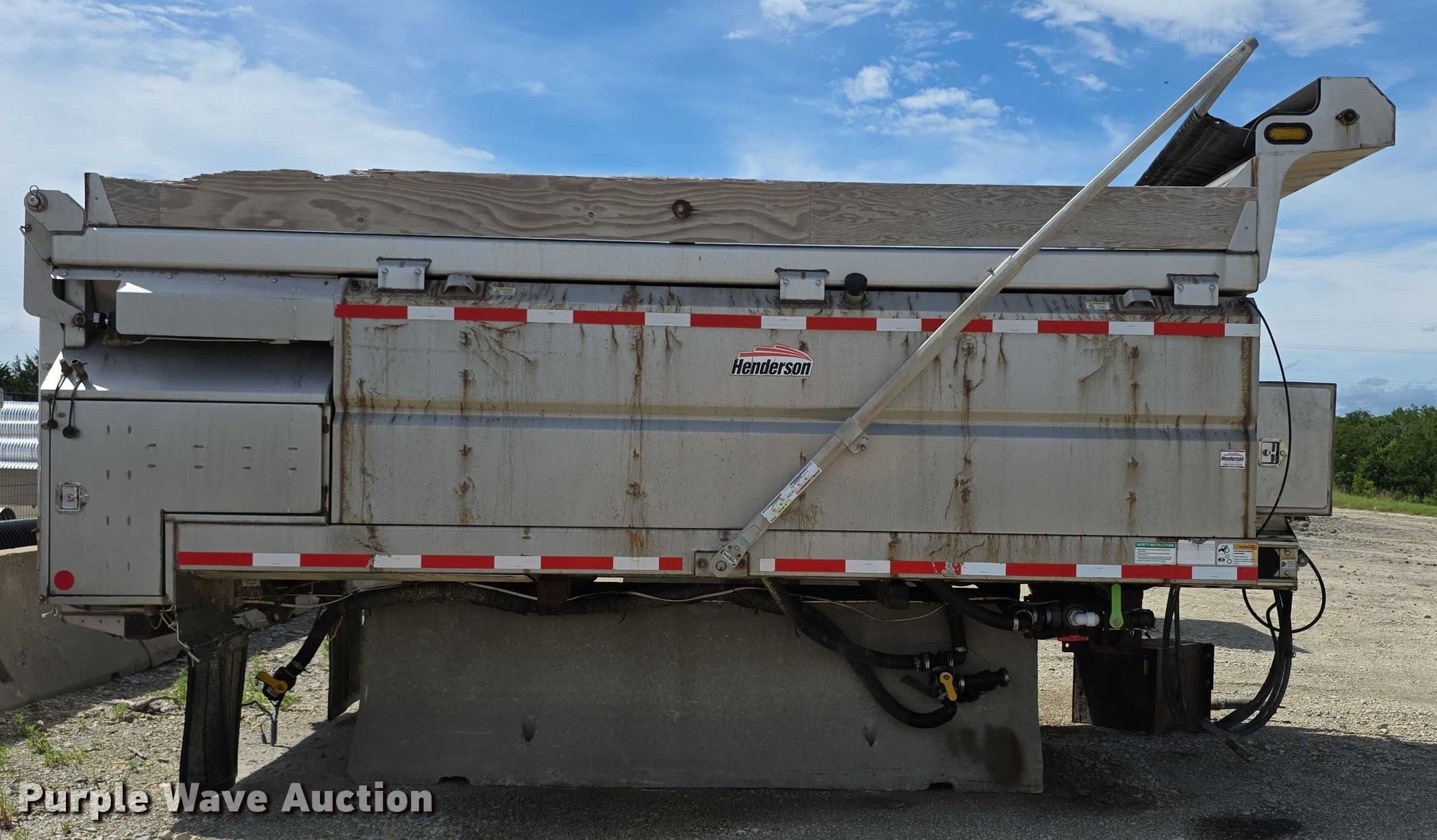 Henderson 16 X 345632.201 X BBM X SS salt spreader in Manhattan, KS | Item EF3624 sold | Purple Wave