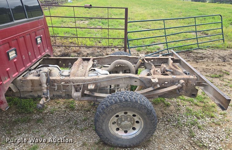 2002 Ford F250 Super Duty Crew Cab pickup truck cab and chassis in ...