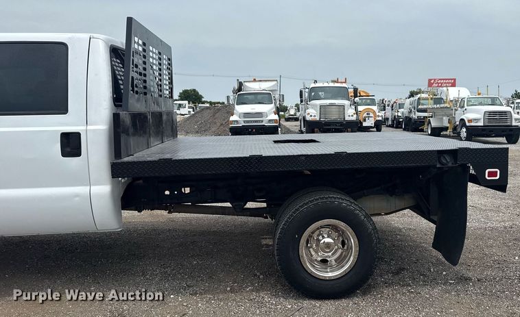 2003 Ford F350 Super Duty Crew Cab flatbed pickup truck in Collinsville ...