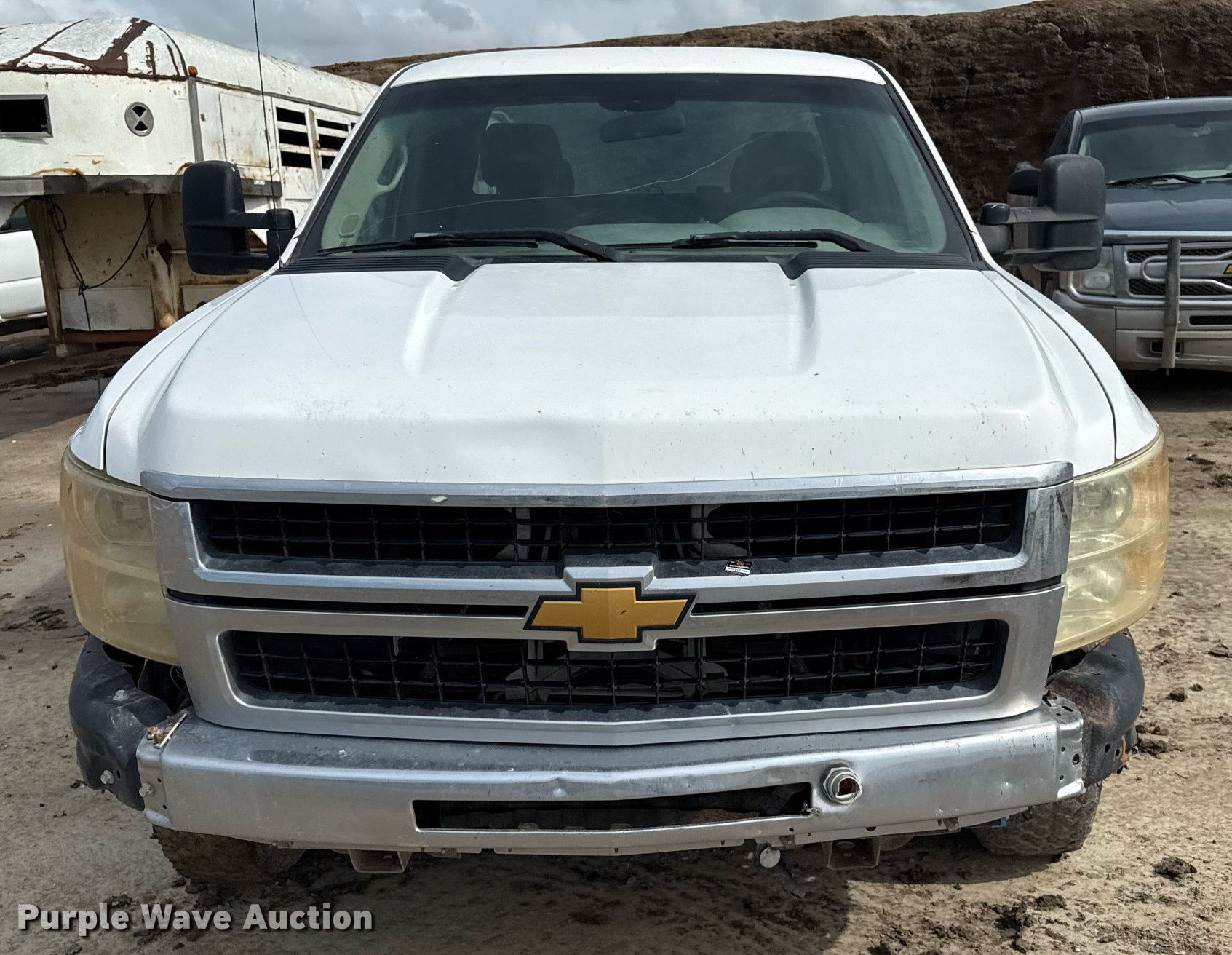2008 Chevrolet Silverado 2500HD Ext. Cab pickup truck cab and chassis ...