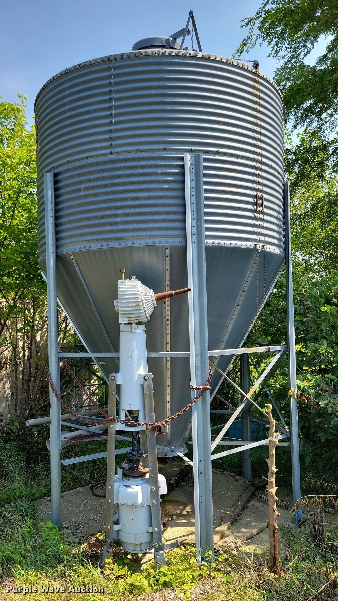 Grain silo in Perry, IA | Item DX7240 for sale | Purple Wave