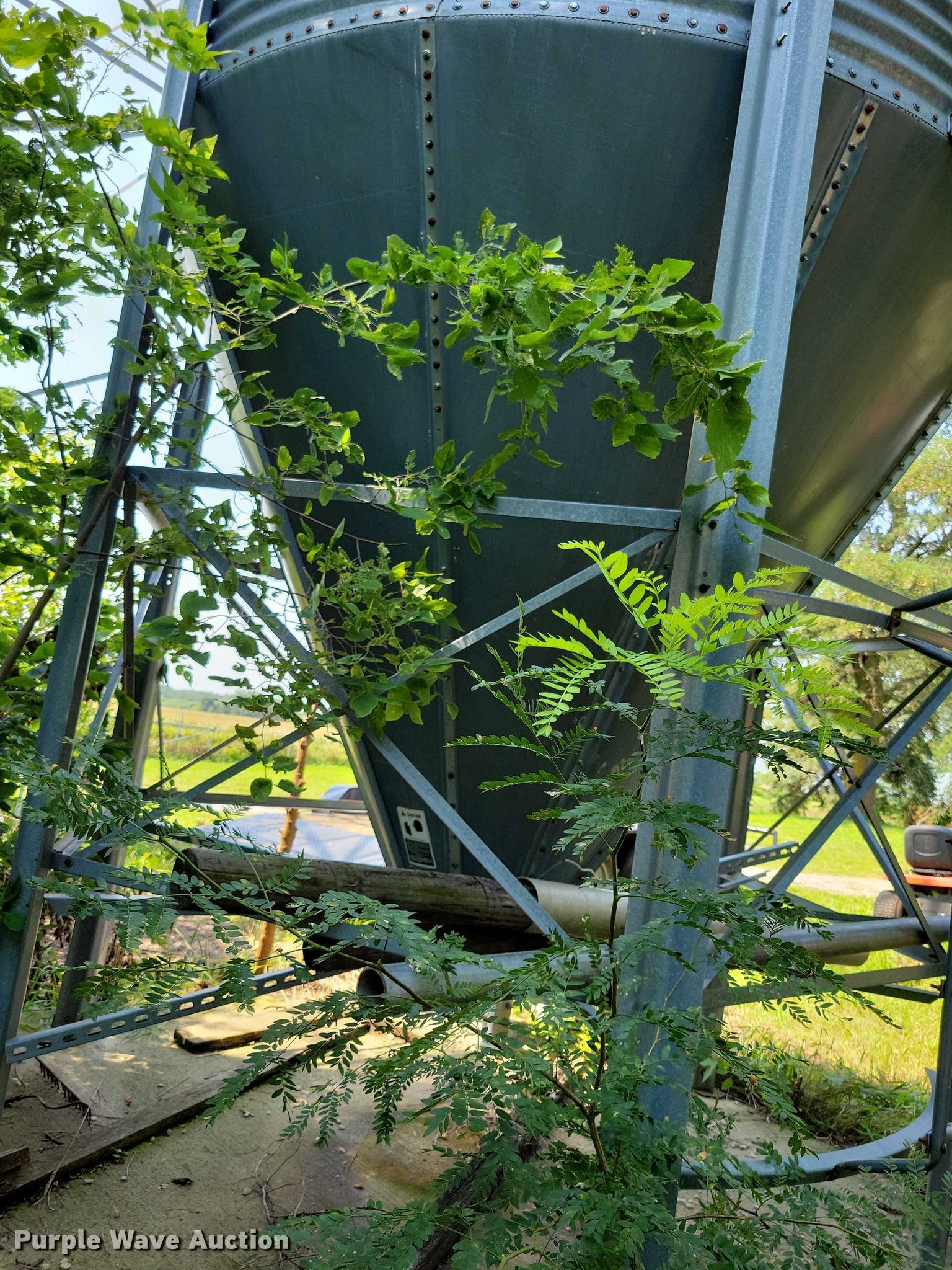 Grain silo in Perry, IA | Item DX7240 for sale | Purple Wave