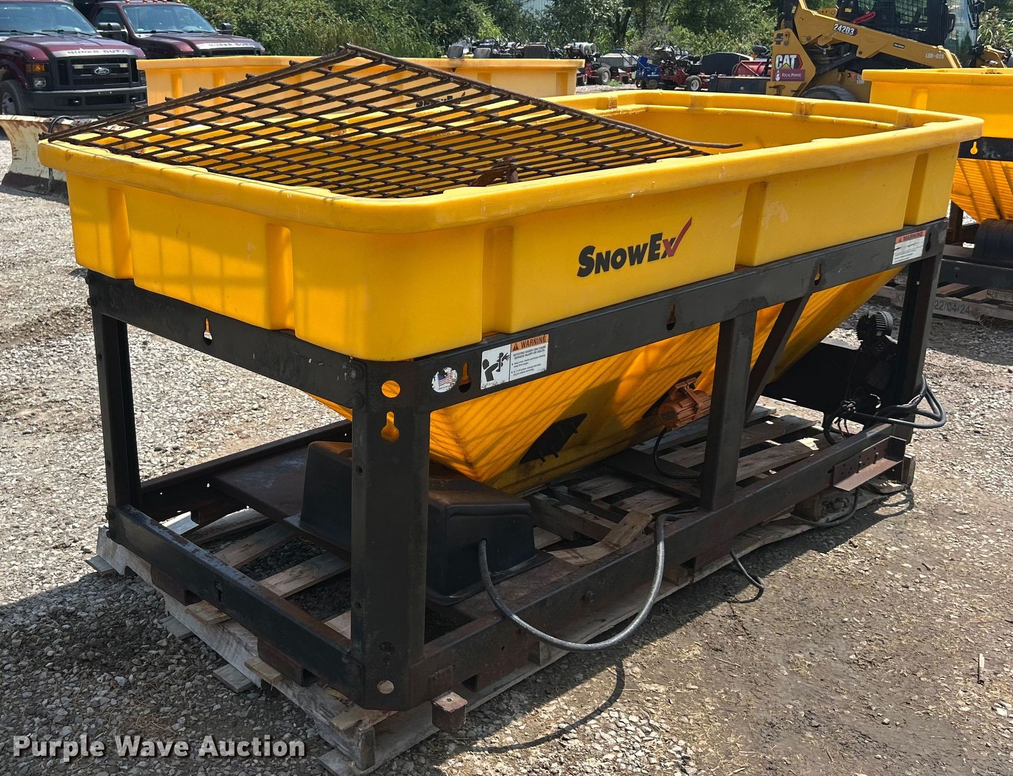 Snow Ex V-Max 8500 spreader in Caseyville, IL | Item ET3005 for sale ...