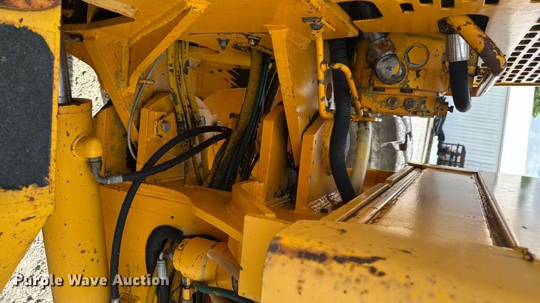 1988 John Deere 770B motor grader in Pella, IA | Item EM2276 for sale | Purple Wave