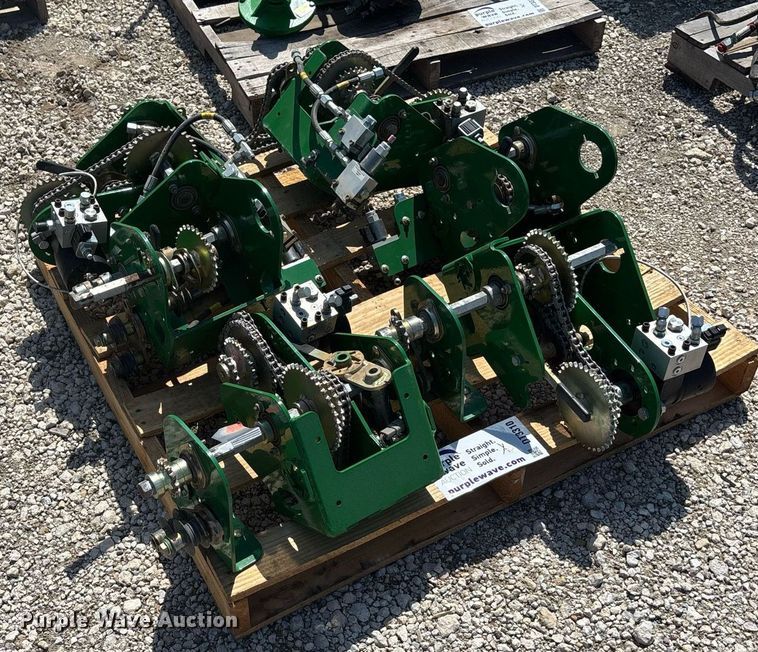 (6) BD7600 drive motor unit in Assaria, KS | Item DT3310 sold | Purple Wave