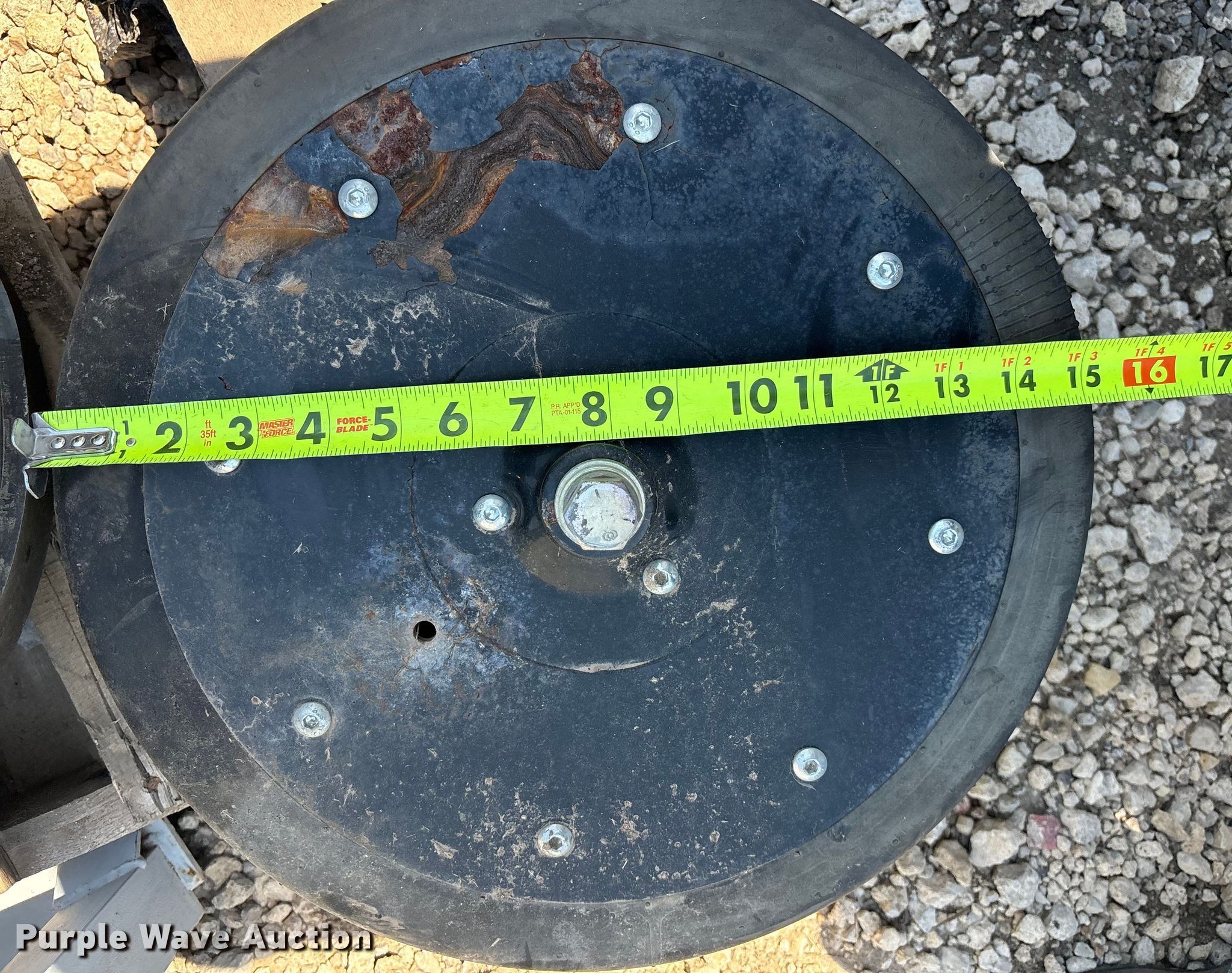 Approximately 22 15" diameter gauge wheels in Assaria, KS | Item DT3293 ...