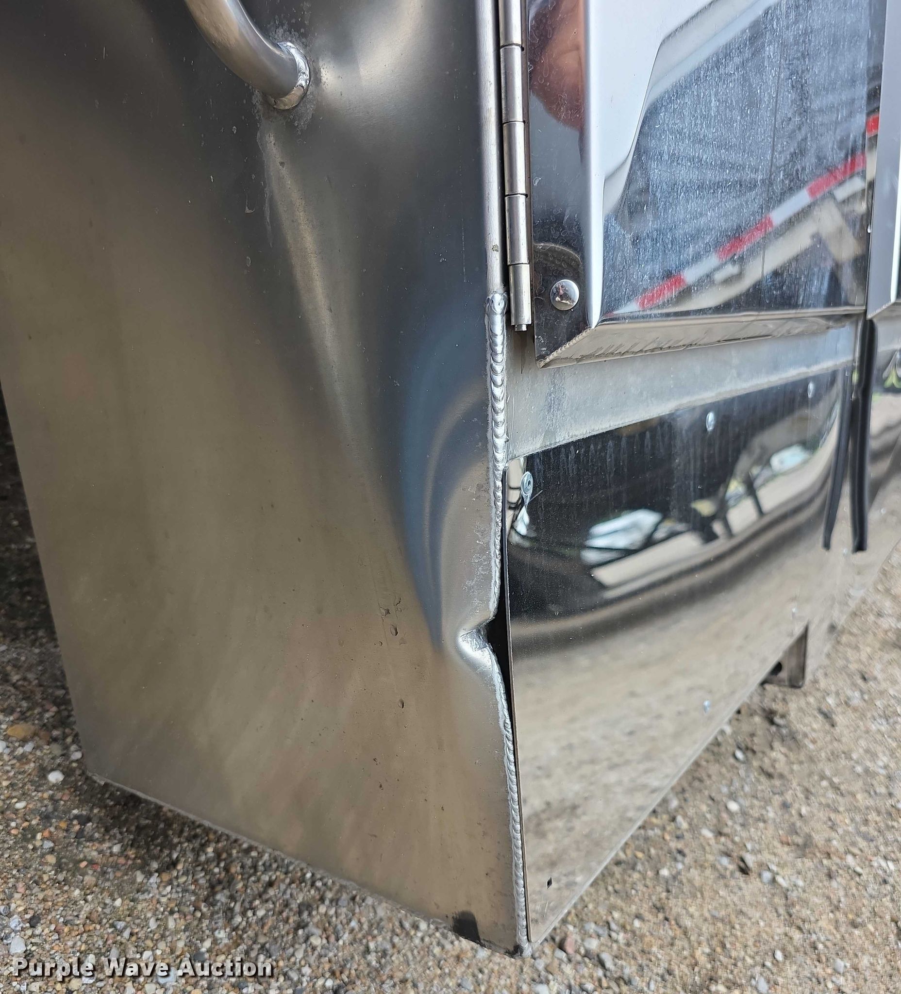 Brunner cab rack in Salina, KS | Item DZ6153 for sale | Purple Wave