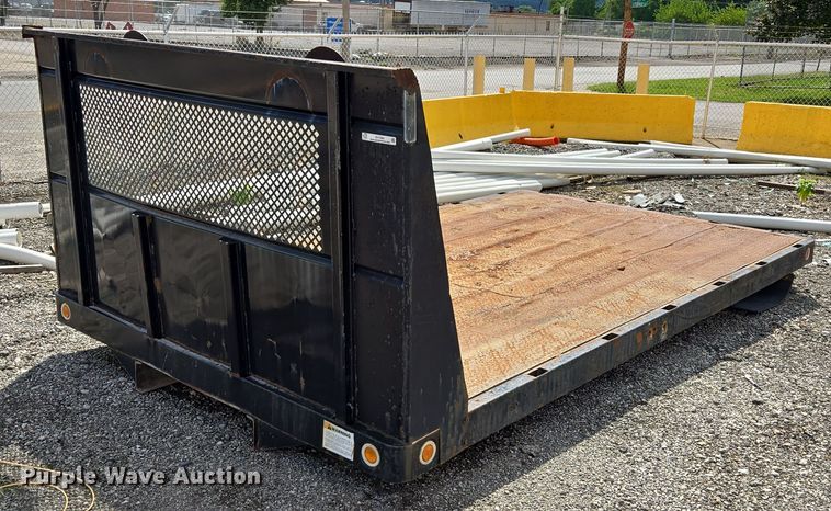 Flatbed in Kansas City, KS | Item EV1593 sold | Purple Wave