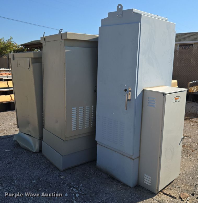 (4) traffic control panels in Broken Arrow, OK | Item EG8192 sold ...