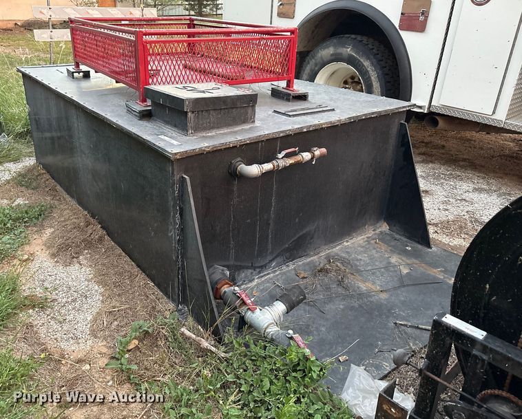 Shop built water tank in Stinnett, TX | Item EU4607 sold | Purple Wave