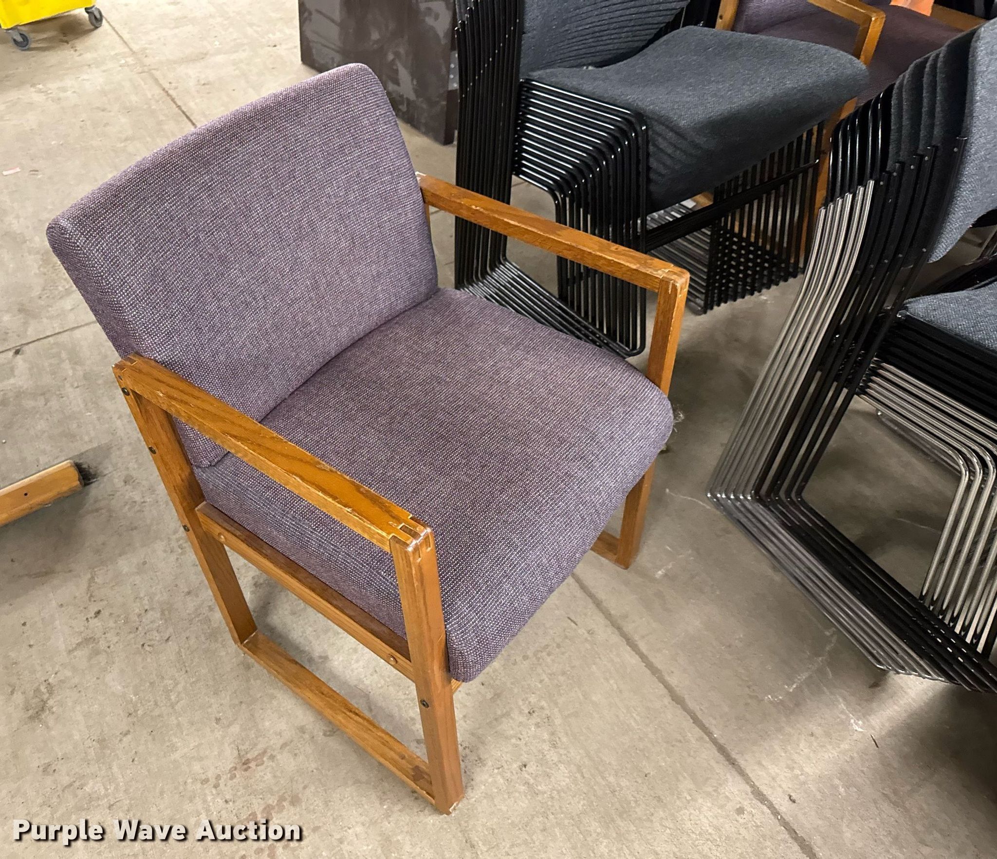 Approximately 65 chairs in Wichita, KS | Item DY0178 for sale | Purple Wave