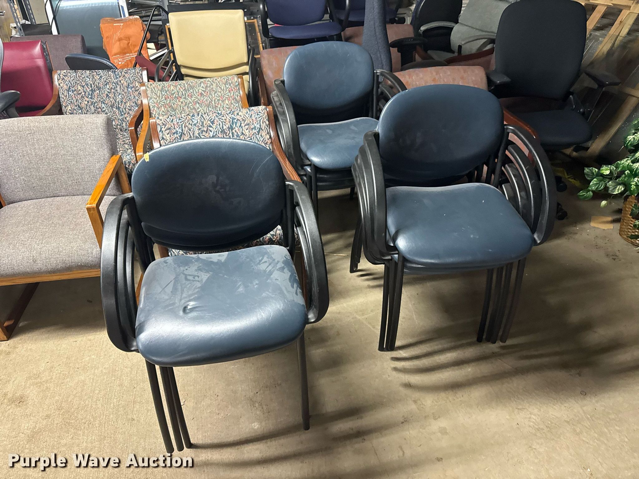 Approximately 65 chairs in Wichita, KS | Item DY0178 for sale | Purple Wave