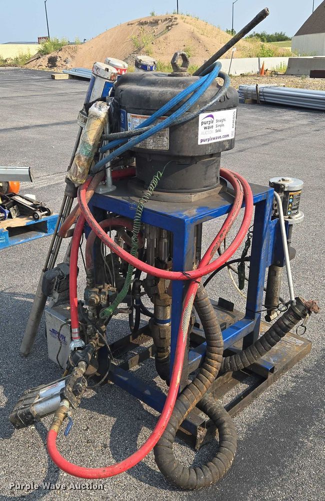 Graco XP70 epoxy sprayer in Wichita, KS | Item DU6855 for sale | Purple ...