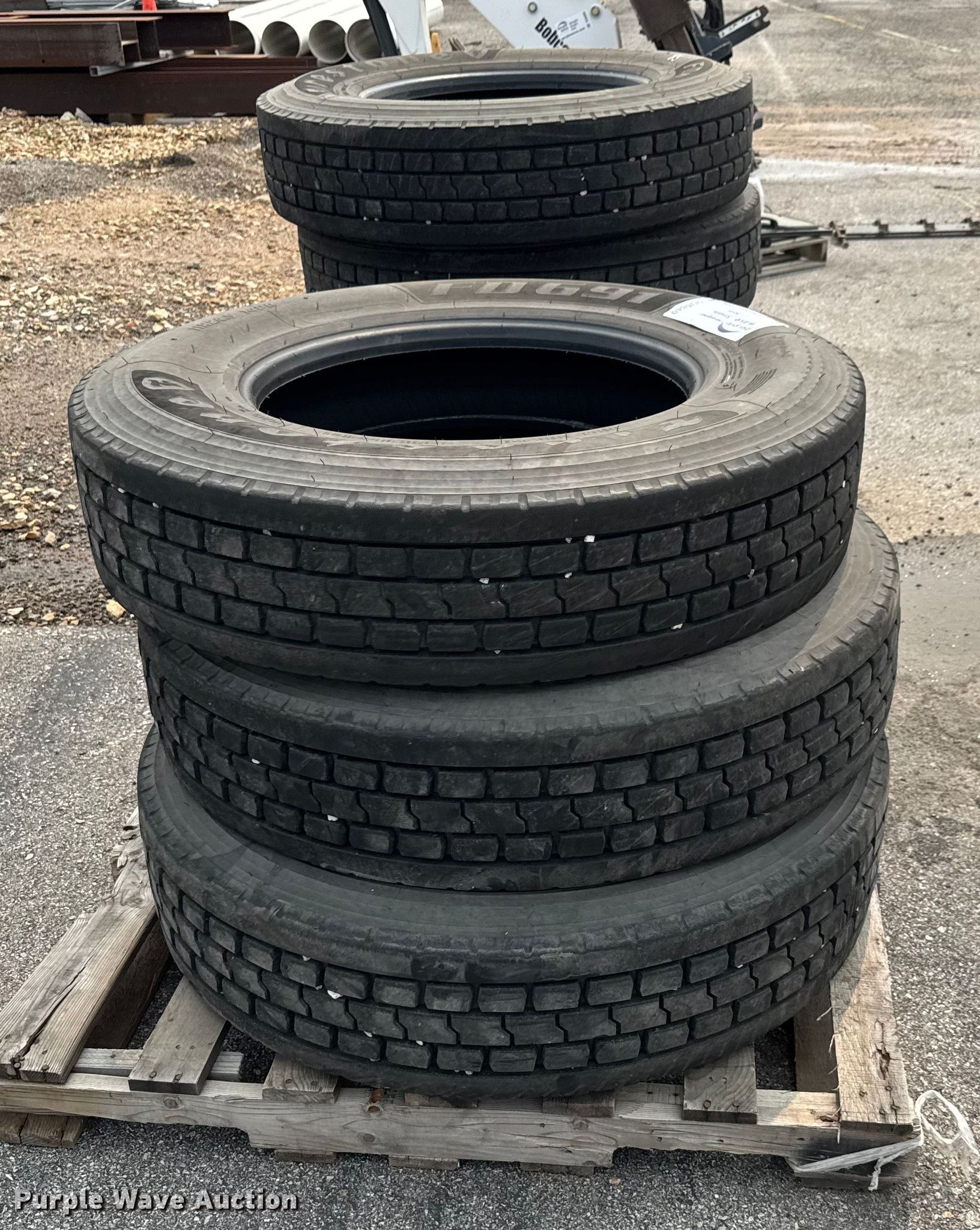 (7) Firestone FD691 11R24.5 tires in Wichita, KS | Item DU6840 for sale ...
