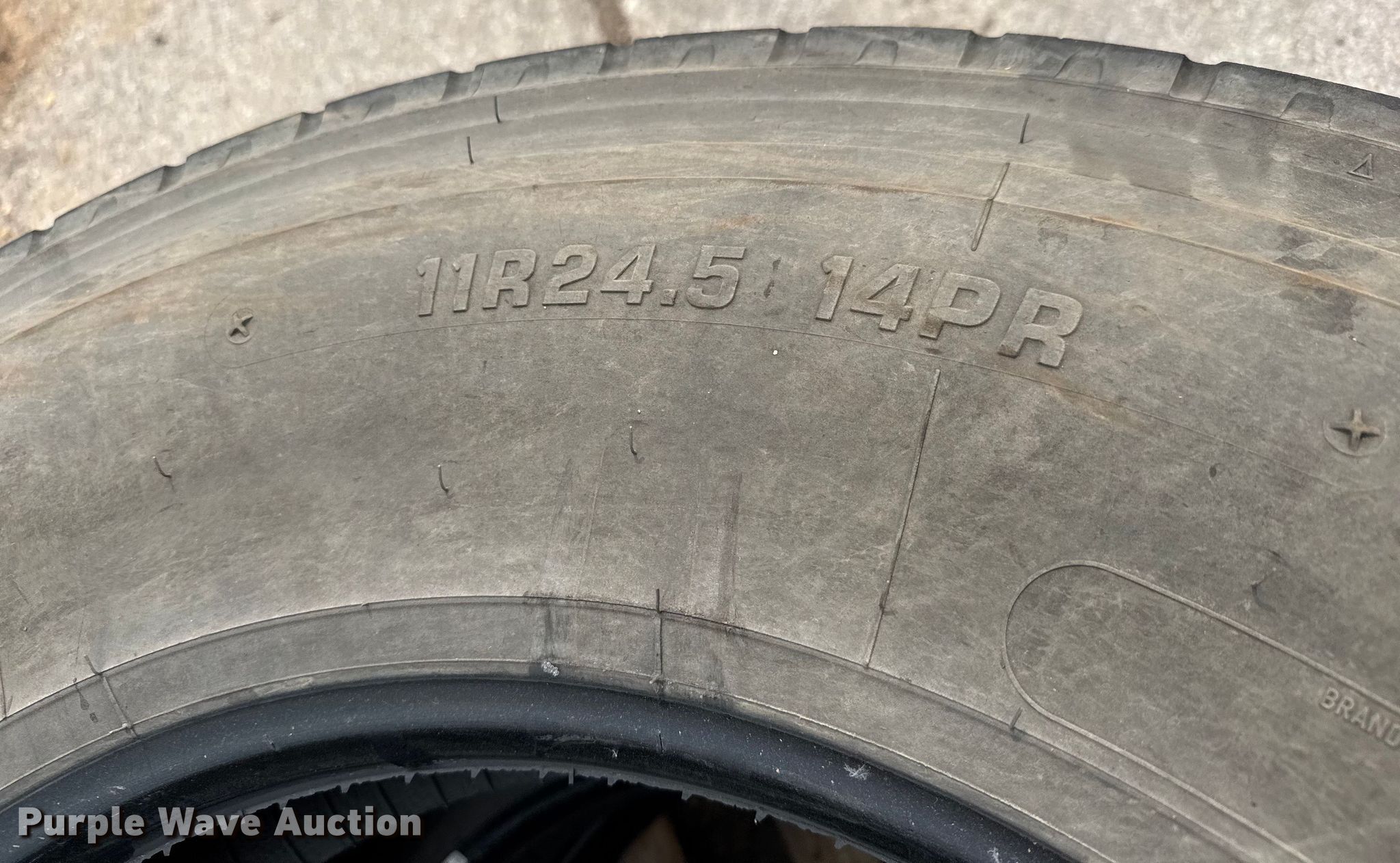 (7) Firestone FD691 11R24.5 tires in Wichita, KS | Item DU6840 for sale ...